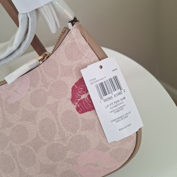 Coach | Bags | Coach Teri Leather Crossbody Shoulder Bag With Lips ...